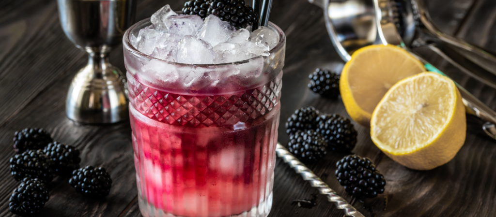 Bramble Cocktail Recipe - Lola Covington